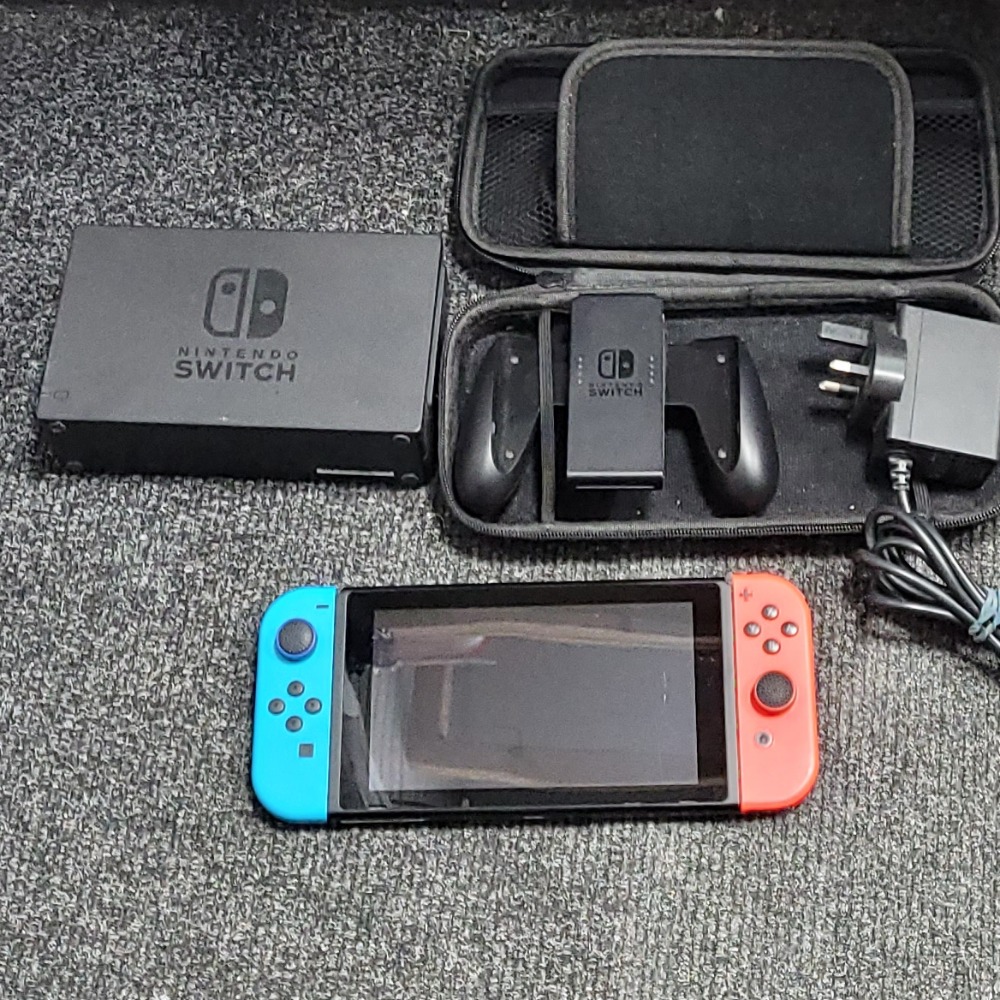Pre-owned Nintendo Switch, Full Set Up - Own4Less